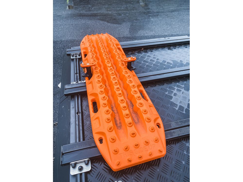 GP Maxtrax Universal Latch Kit - Alu-Cab Load Bars – GP FACTOR WEB